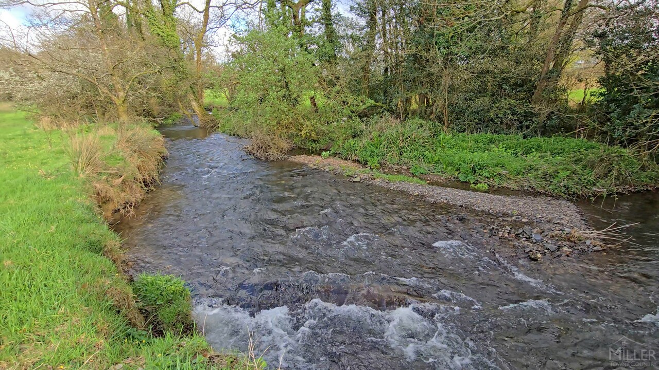 Sprighill Farm with River Lew Frontage - Fisheries.co.uk