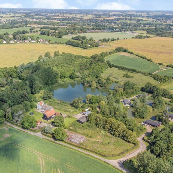 Weybread Lakes & Lodges | Fisheries.co.uk